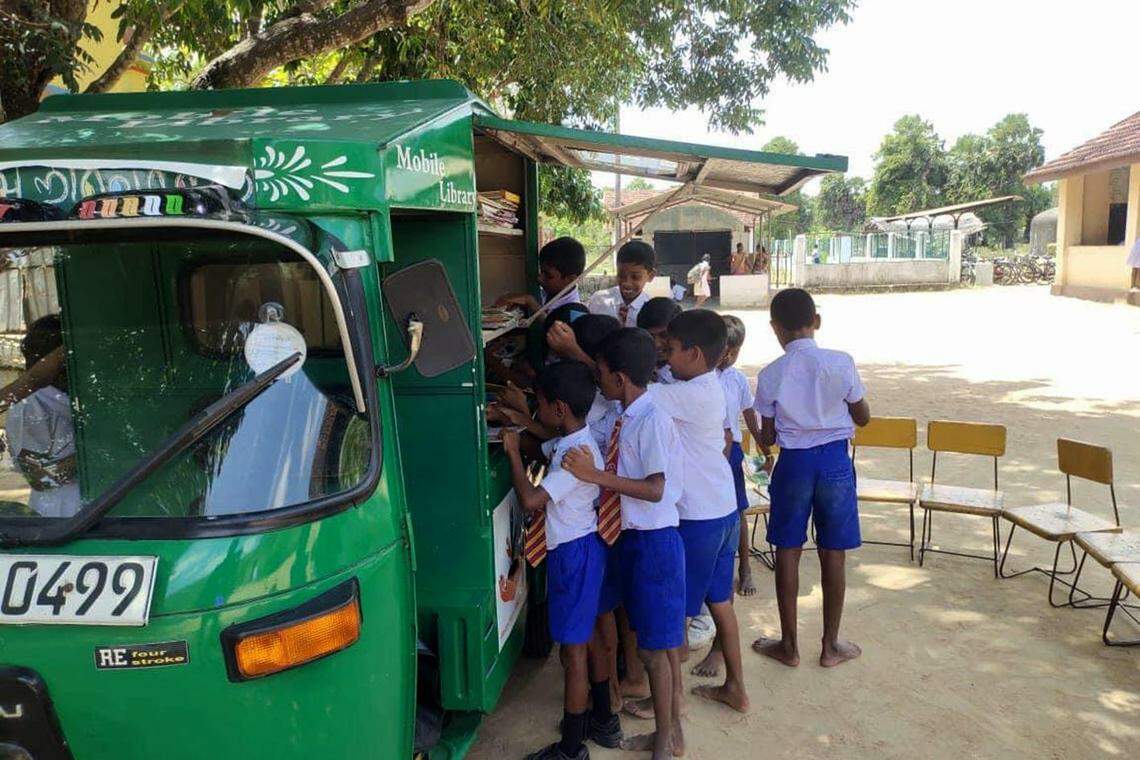Singaporean starts mobile library for children in Sri Lanka tabla News ...