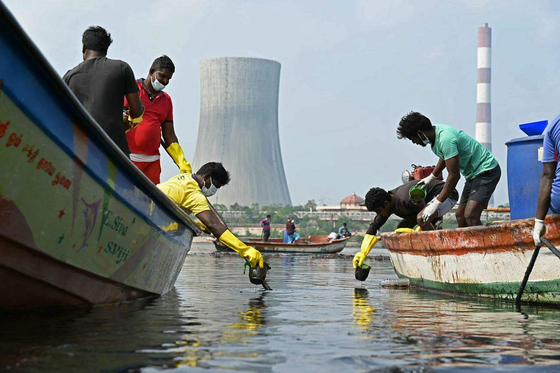 Chennai Oil Spill Crosses 20 Sq Km Into Sea Tabla India News Tabla