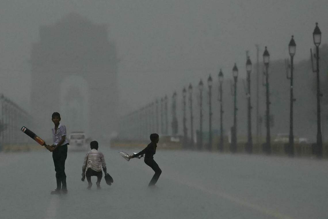 டெல்லி பருவமழைக்கு 11 பேர் உயிரிழப்பு: மூன்று நாள்களுக்கு ஆரஞ்சு ...